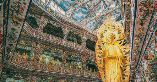 Chùa Ve Chai | Ngôi chùa nắm giữ 11 kỷ lục Việt Nam | travelnews | Thế ...